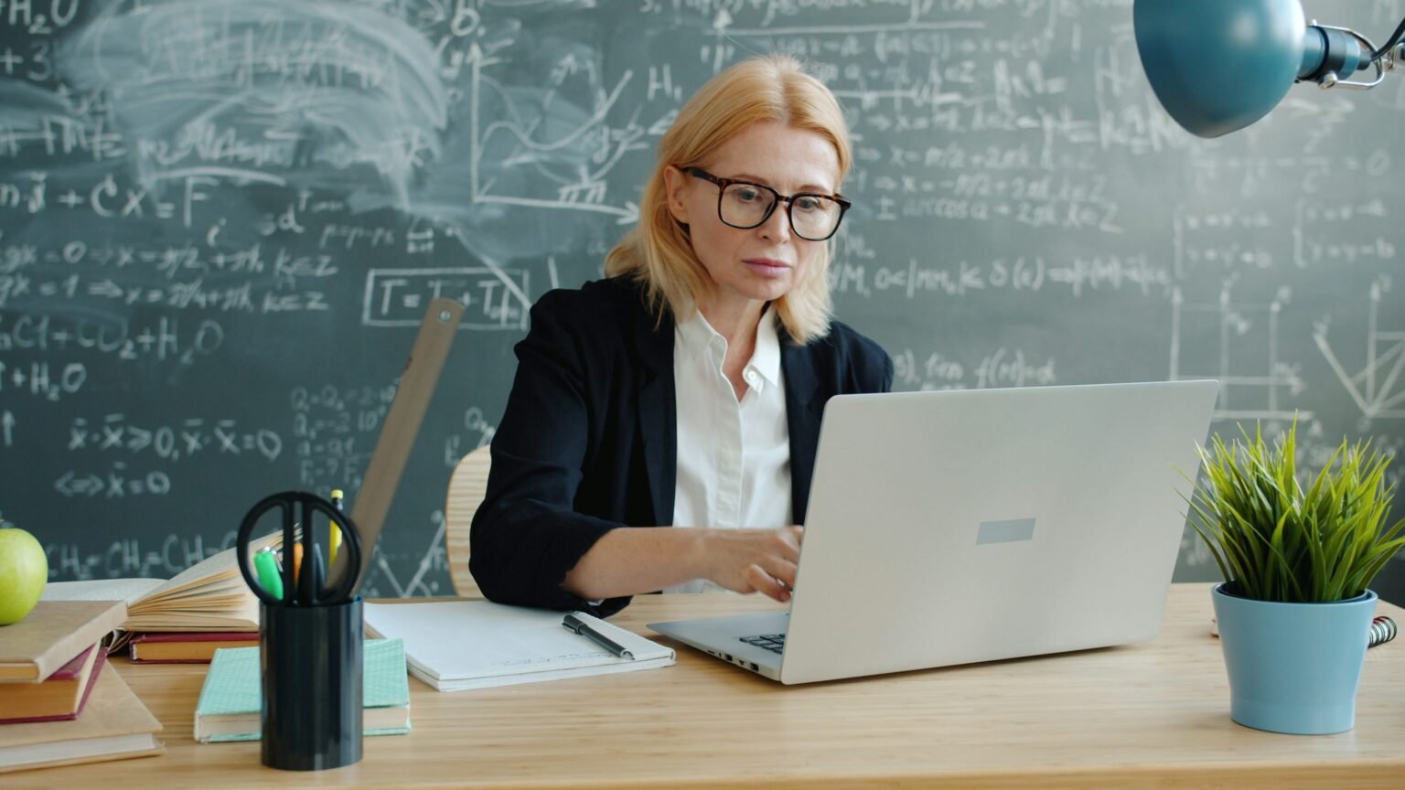 The Different Types of a Literature Review (And How To...